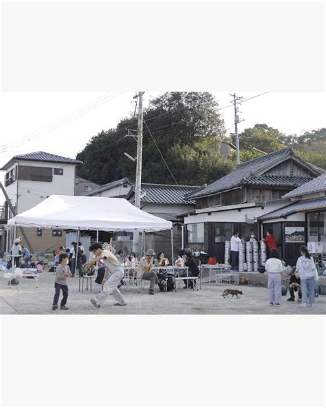 日東鋼業株式会社 今日と明日は、笠岡地区のお祭りです。 朝から会社周辺に注連縄を付ける作業をしています。 天気に恵まれ、絶好のお祭り日和に