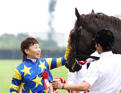 【極ウマ】日刊スポーツ競馬公式 ウマ娘 トプロ、アヤベ、オペラオーの3強をコンビニプリントで発売中 On Twitter 丶・ω