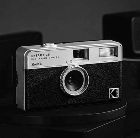 Kodak 柯達 Ektar H35 半格相機 黑色 相機攝影 相機在旋轉拍賣