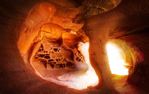 Incredible Secret Cave Chamber I Just Found In The Desert Valley Of Fire Nv [oc] [4000x2549