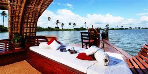 Top 15 Mesmerizing Honeymoon Destinations In Kerala In 2018