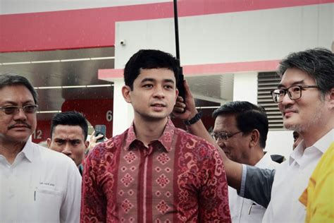 Ini Kompilasi Momen Istimewa Tengku Hassanal Bersama Rakyat Sarawak