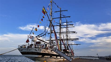 Buque Escuela Simón Bolívar llegó al puerto de Maracaibo