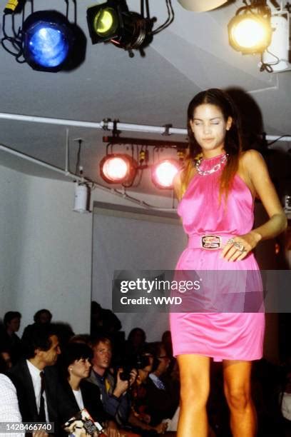 Veronica Webb Photos Photos And Premium High Res Pictures Getty Images