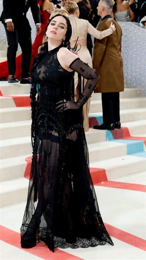 Met Gala 2022 Billie Eilish Shows Off Cleavage In Silk Corset Gown