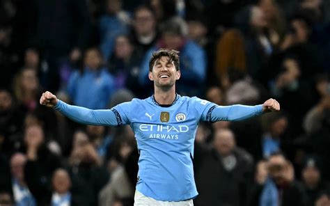 Stones Do Manchester City Considerou Aposentadoria Por Problemas Com