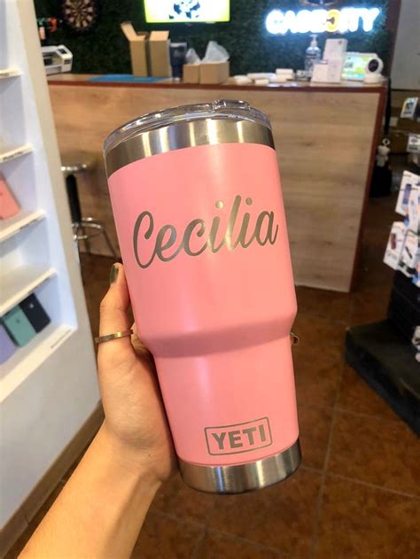 Termo YETi rosa personalizado Yeti Navideño Personalizar