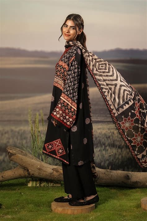 Black Embroidered Arabic Lawn Pakistani Suit Mariab Summer Formal