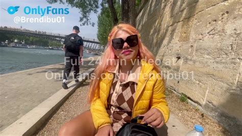 Un Fan Me Folla Duro Frente A La Torre Eiffel Sexo Con Un Desconocido