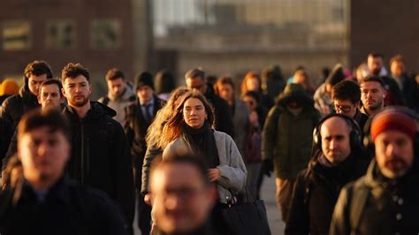 Uk Economy Grew Faster Than Expected In First Quarter