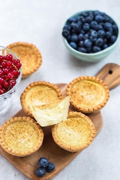 Premium Photo Egg Custard Tart Traditional English Portuguese Chinese