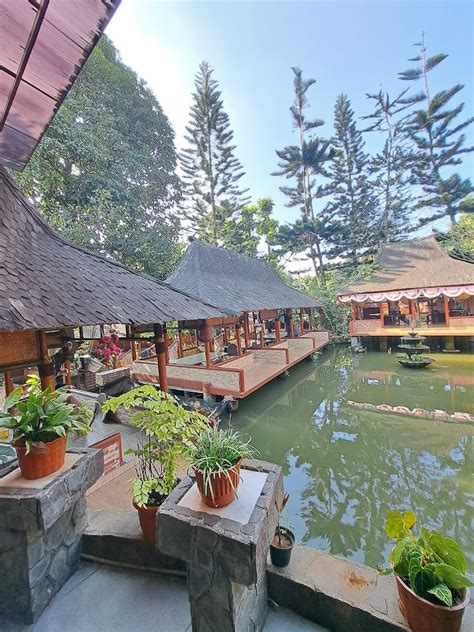 Rumah Makan Saung Nini Kuliner Jatinangor Dengan Suasana Asri Dan