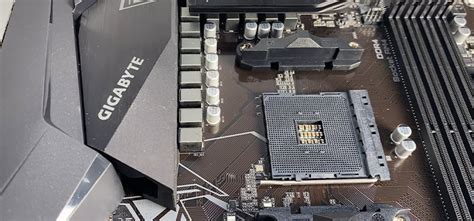 How To Clean A Motherboard With Alcohol Easy And Simple Steps Techdim