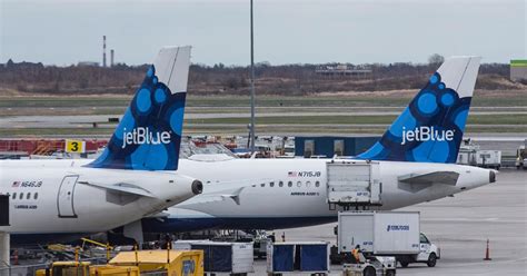 Jetblue Flight To Florida Makes Emergency Landing After Cockpit Window