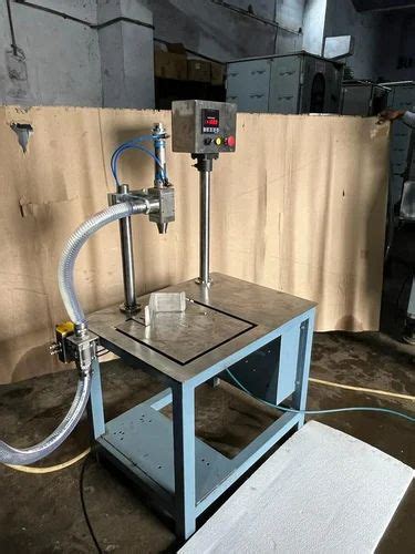 Associated 5 Liter To 15 Liter Loadcell Base Oil Filling Machine 1 Hp