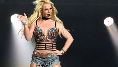 Britney Spears Dances With Knives Gets Welfare Check From Authorities