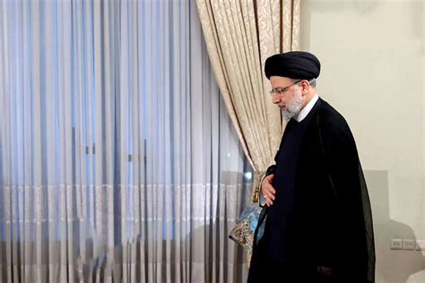 خبرآنلاین عکس تصویری جدید از اشک‌های جانسوز مادر شهید رئیسی