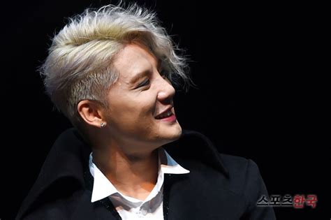 김준수 도리안 그레이의 미소