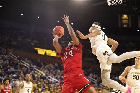Mens Basketball Loses 84 82 Heartbreaker To Michigan Rutgers