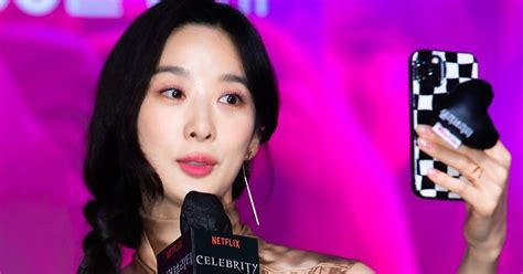 T포토 이청아 라이브 방송도 우아하게