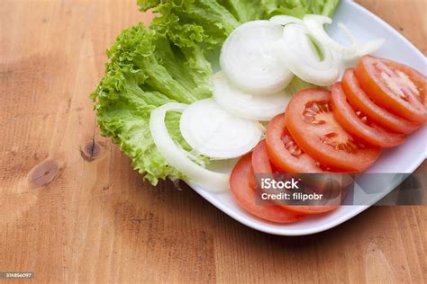신선한 채소와 플라테 흰색 바탕에 압살했다 애니메이션 건강한 식생활에 대한 스톡 사진 및 기타 이미지 건강한 식생활 과일