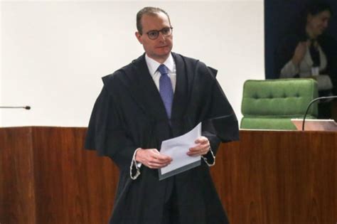 Em Primeiro Voto No Stf Zanin Vota A Favor Do Juiz De Garantias