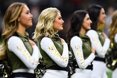 Video Of Nfl Cheerleader Warmup Going Terribly Wrong Goes Viral The
