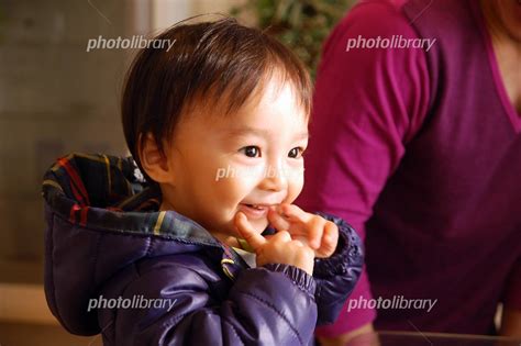 かわいい幼児の男の子 小さな子供の笑顔 写真素材 1220561 フォトライブラリー Photolibrary