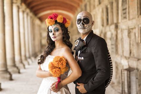 Catrin Y Catrina En Cementerio Foto De Archivo Imagen De Catrina Mariachi 127135384