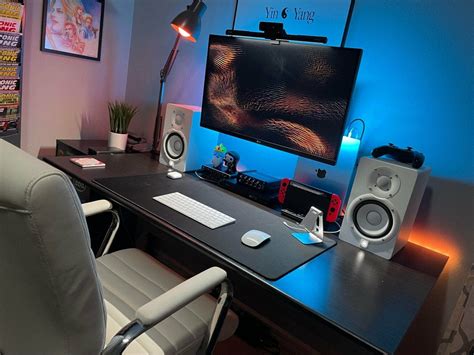 Portrait Mode Monitor And Classic Apple Poster Pump Up Workstation Setups Cult Of Mac