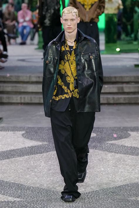 Versace Men Spring Summer 2023 RUNWAY MAGAZINE Official