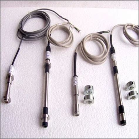 Strain Gauge Meter Vibrating Wire Surface Mountable Strain Gauge Manufacturer From Noida