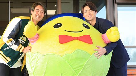 上原が応援大使務める南幌で小中学生と交流 キャベッチくんとも記念撮影 道新スポーツ Doshin Sports