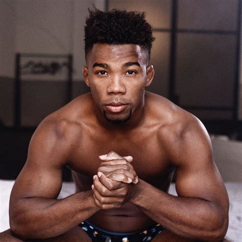 Frank Chamizo Di Pacco Per Intimissimi Le Foto Bitchyx