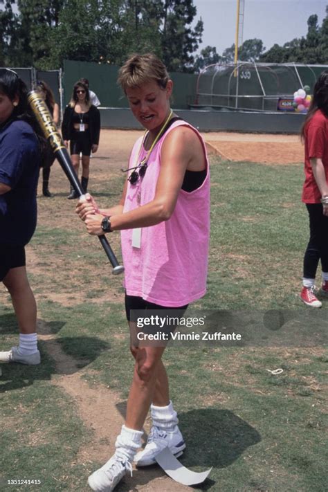American Actress And Comedian Amanda Bearse Wearing A Pink Vest And