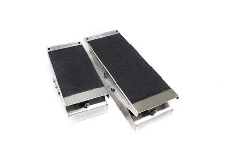 The Guitar Sanctuary A3 Stompbox Volume Pedal Mini Size Side Jacks