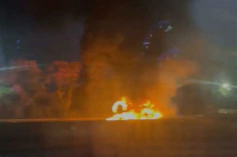 Caminhoneiro Dorme Ao Volante Bate Em Carreta Parada E Pega Fogo Na