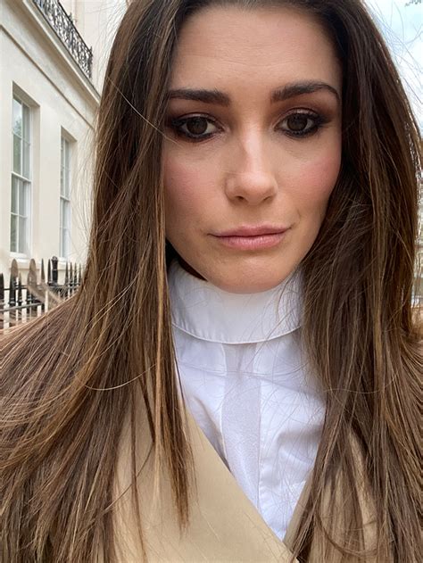5 Common Makeup Mistakes That Make Or Break Your Makeup Who What Wear