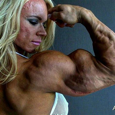Fbb Aleesha Young Fisicoculturismo Fisicoculturistas Ver Mujeres