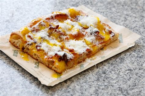 Mani Pizza Review This Slice Of Pizza Has Gone Viral Is It Worth The