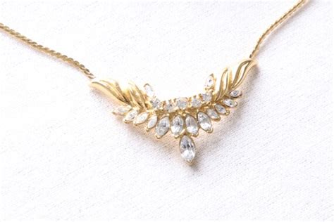 Vintage Signed Trifari Gold Tone With Rhinestones Nec… Gem