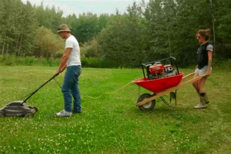 Minnesota House Introduces Bill To Ban Fossil Fuel Powered Lawn