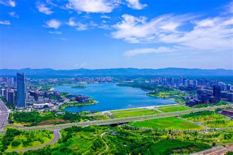 形成合力，助推双城经济圈建设加快整体成势澎湃号·政务澎湃新闻 The Paper