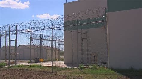 El Centro De Detención Del Condado De Ector Necesita Personal Carcelario