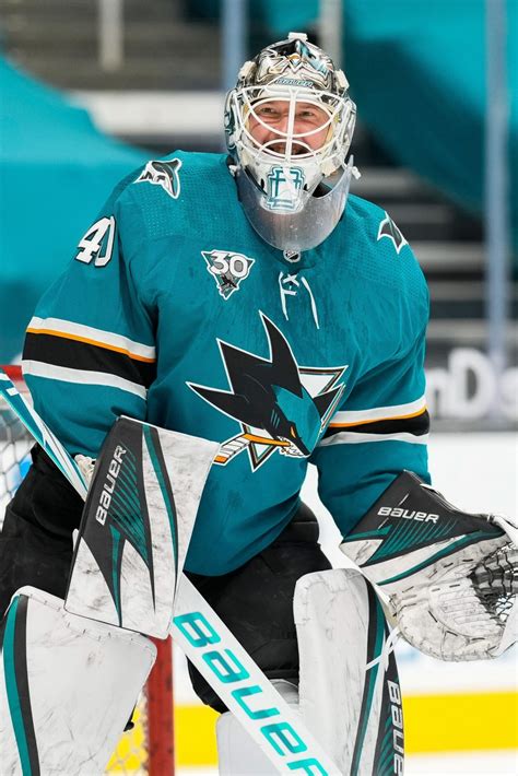 Avalanche Acquire Devan Dubnyk From Sharks
