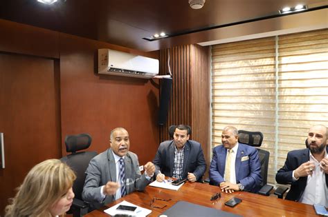 عباس صابر يلتقي بلجنة المركز الطبي بالسويس لمناقشة عدد من المقترحات محافظات