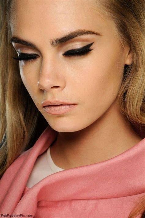 How To Create The Perfect Cat Eye Make Up Look Fab Fashion Fix