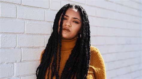 11 Ways To Spot An Insecure Person By The Way They Dress According To