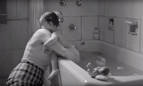 Review La Luz Incidente