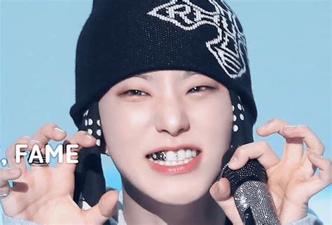 호랑이밴드 호랑이보컬과 연애하기 ఇ ‿ ఇ 얌